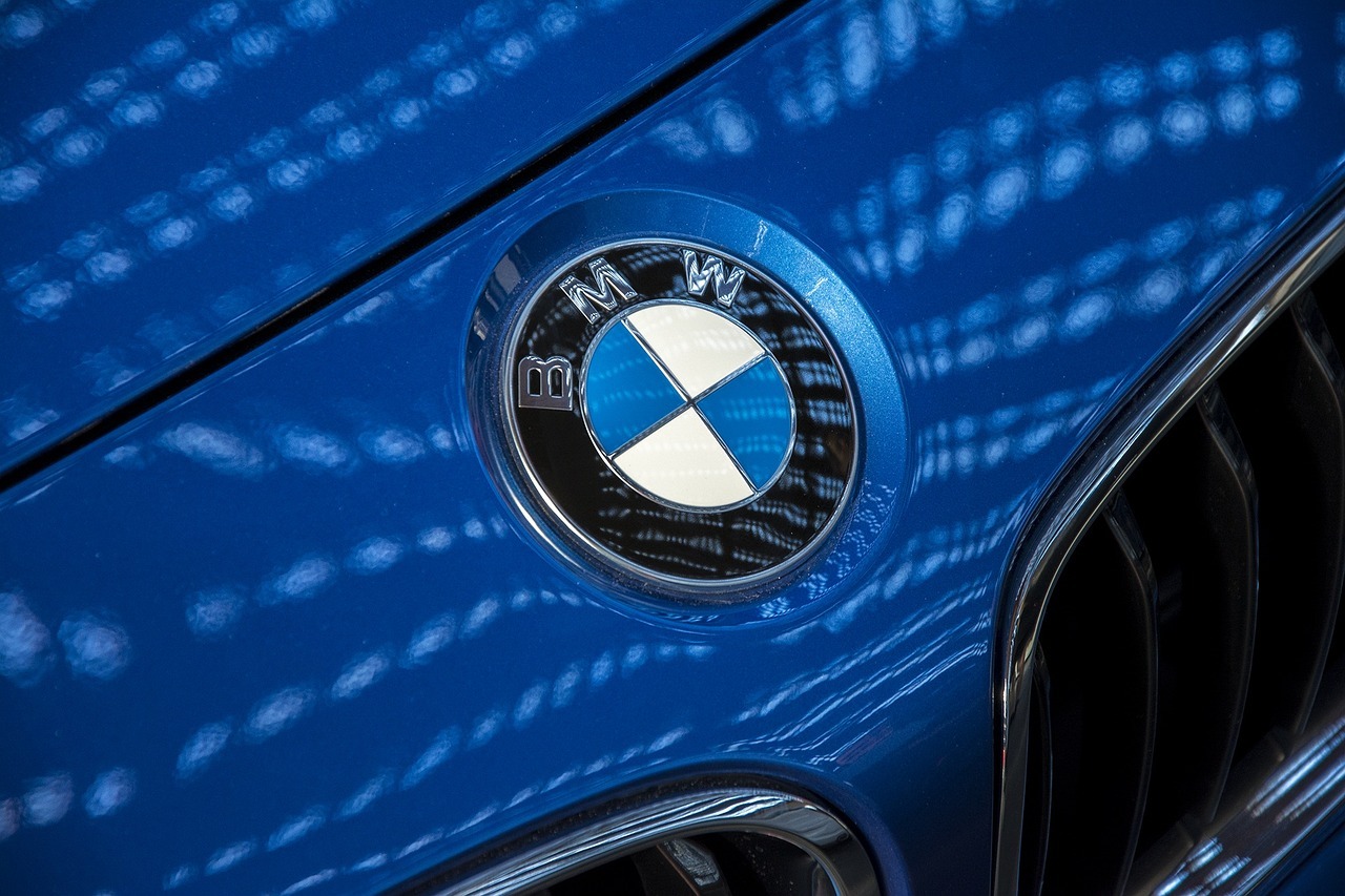 Découvrez l’histoire derrière dix logos de constructeurs automobiles ...